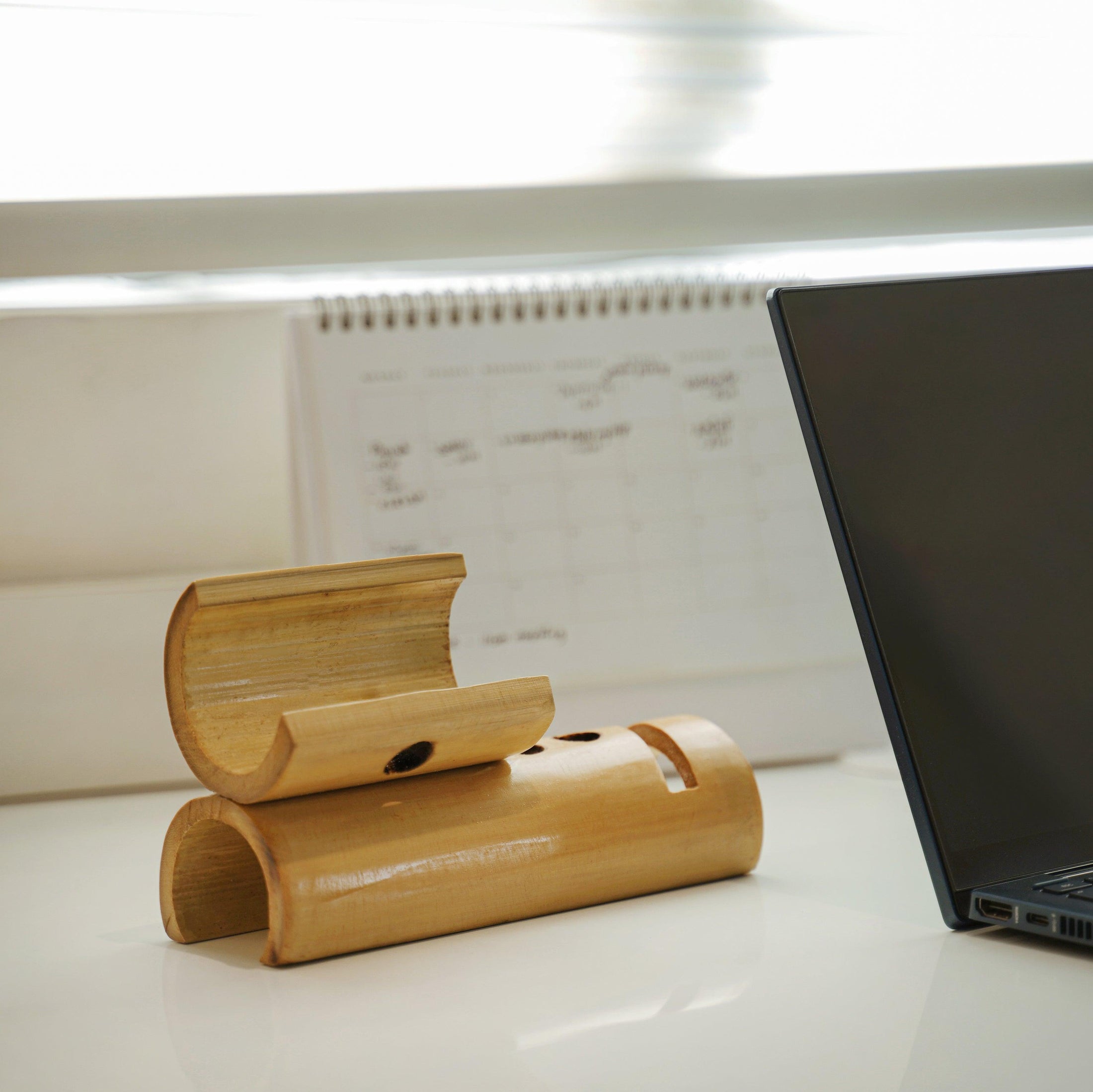 Bamboo mobile stand – BoxUp Luxury Gifting