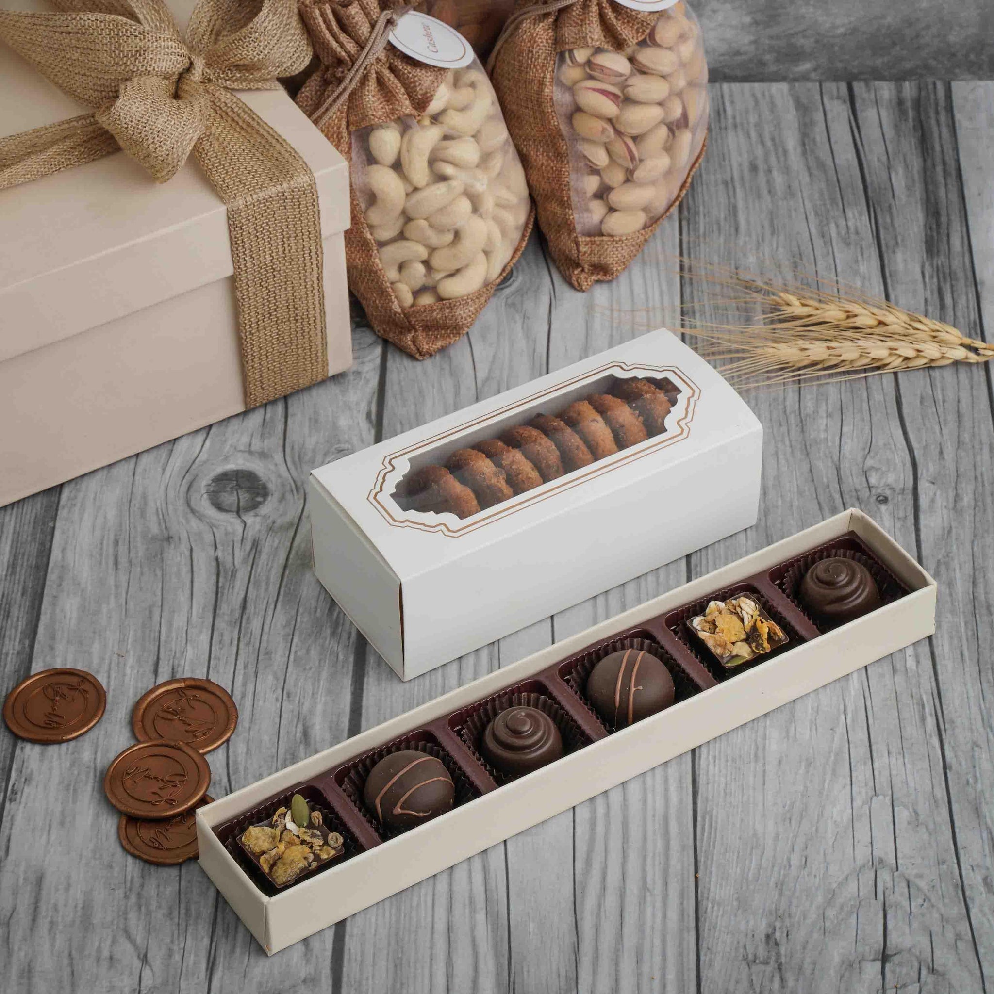 Buy Scrumptious Munch Box Online – BoxUp Luxury Gifting